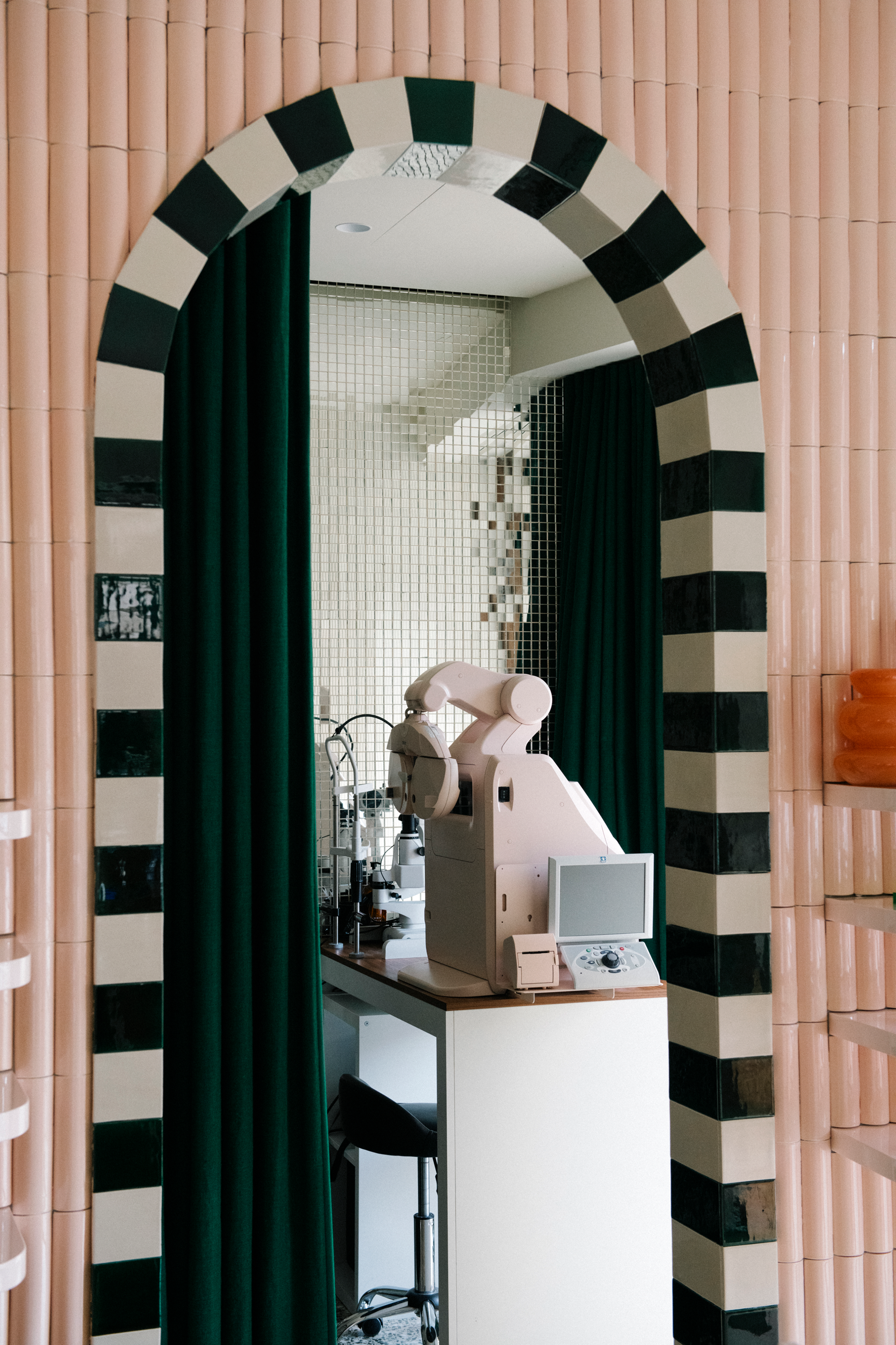 eye test 26 | Jimmy Fairly EN CA